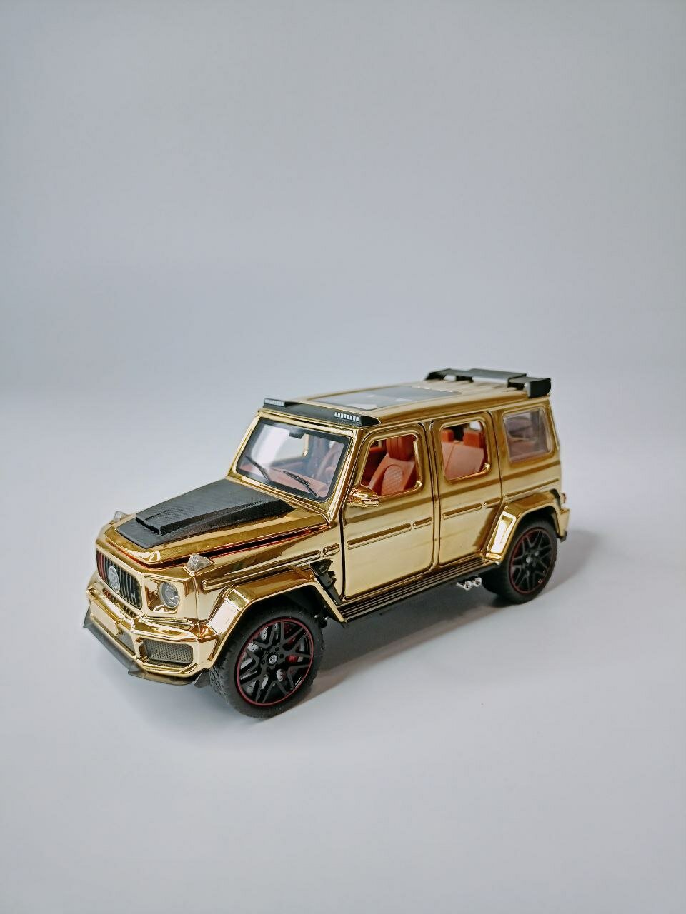 Модель автомобиля Mercedes-Benz G800 Brabus коллекционная металлическая игрушка масштаб 1:32 золотой