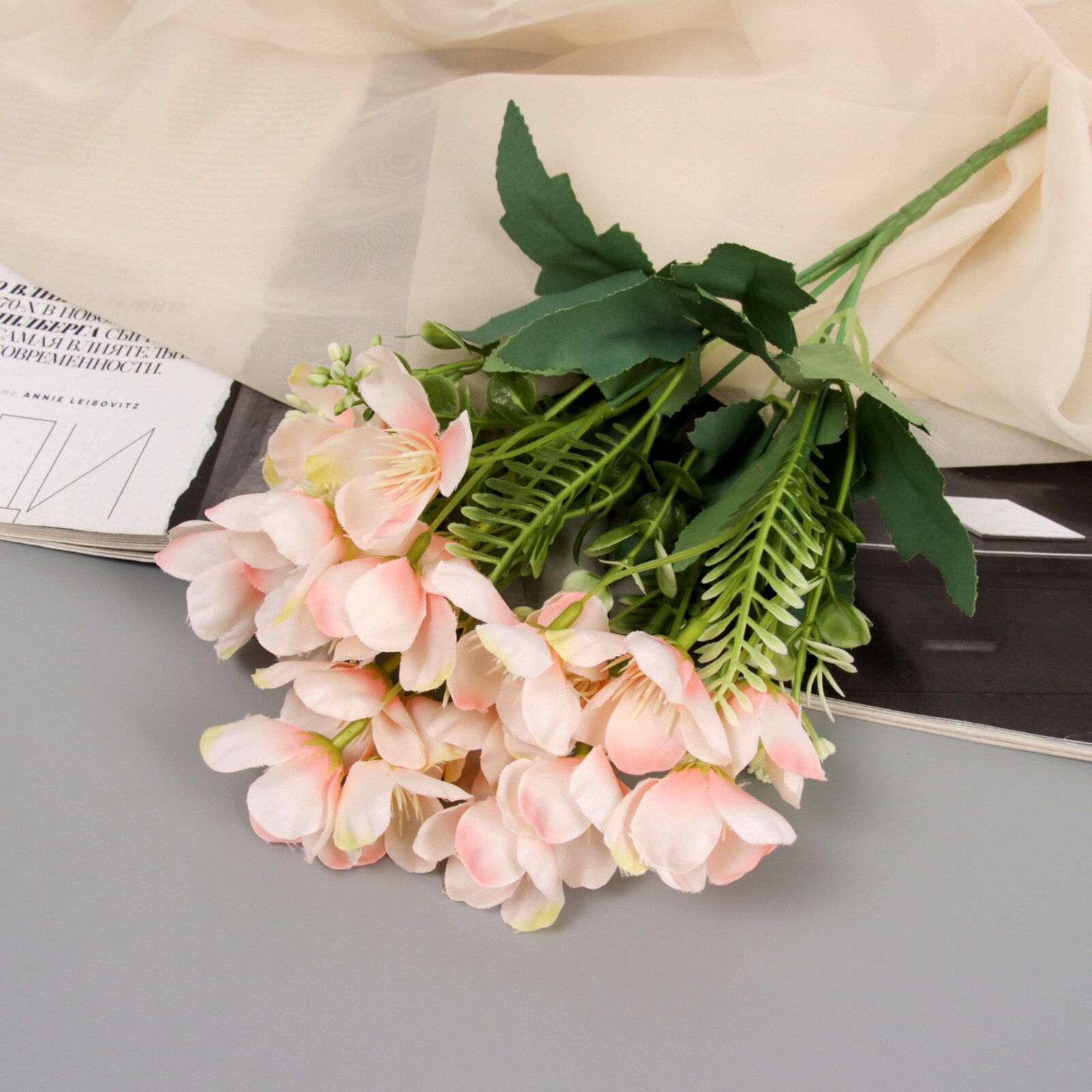 Букет искусственный «Морозник элит с зеленью», h=29 см, микс