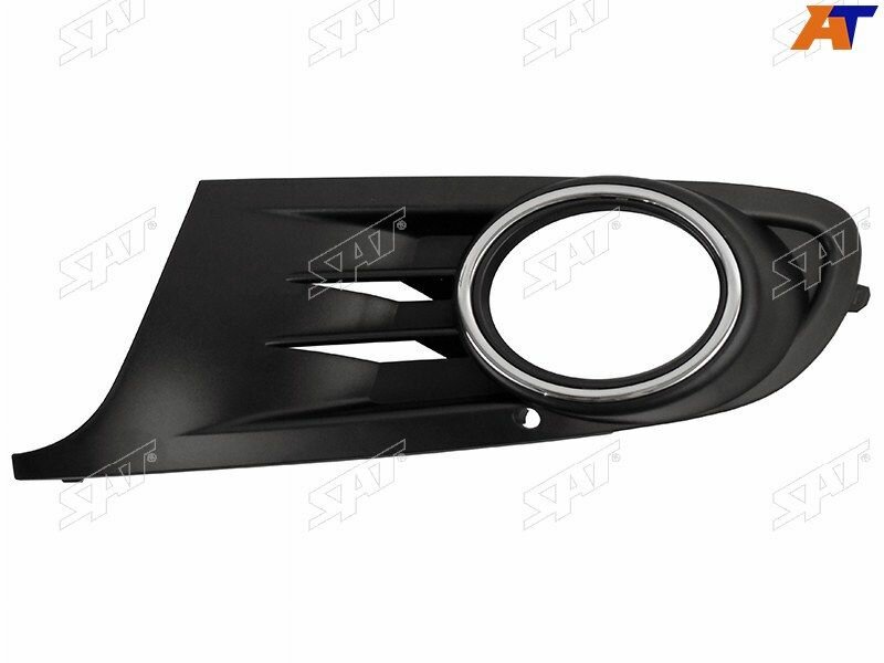 . SAT Оправа ПТФ для VW GOLF VI 08-12 левая 5D