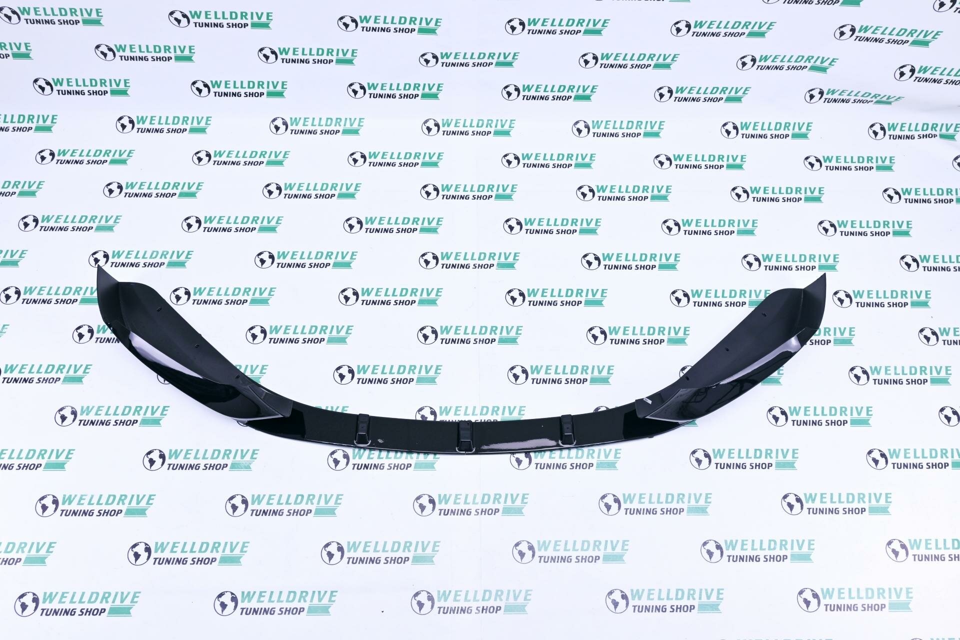 Губа передняя BMW 1 F20 F21 рест M-Performance черный глянец с клыками