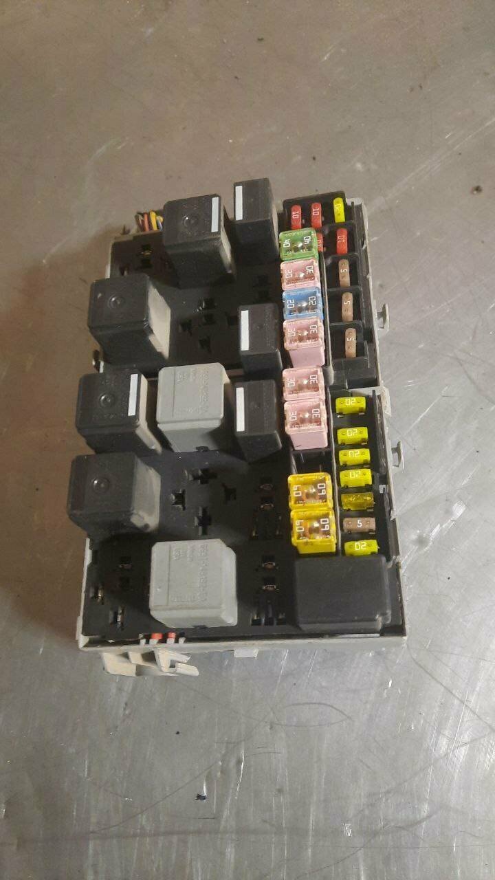 Блок предохранителей Ford Transit 7 2008 6C1T14401