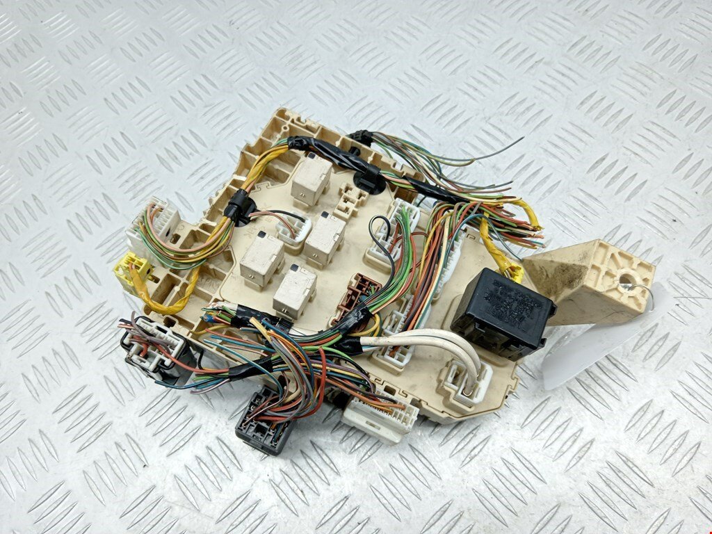 Блок предохранителей Suzuki Swift 3 3677062JC0 арт. 1938080