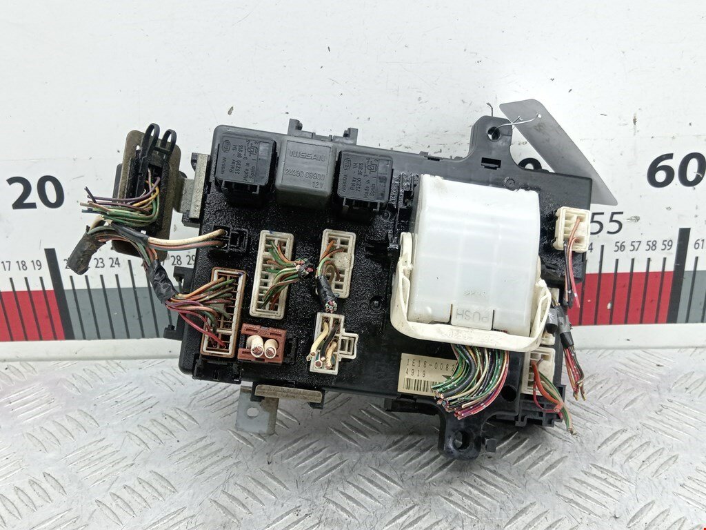 Блок предохранителей Nissan Primera P11 71543129 арт. 2013306