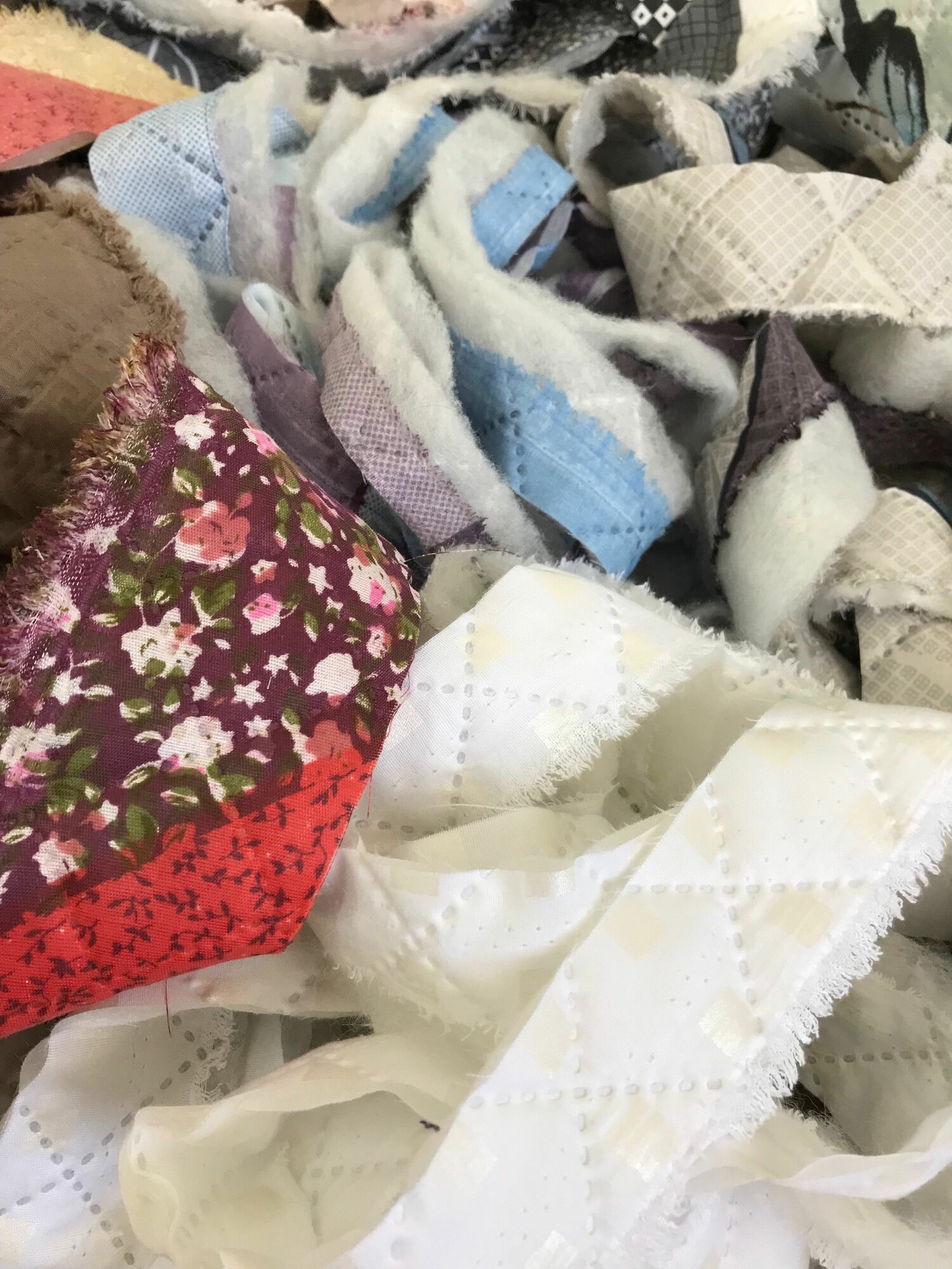 Обрезь покрывальная с синтепоном для рукоделия (2 кг)