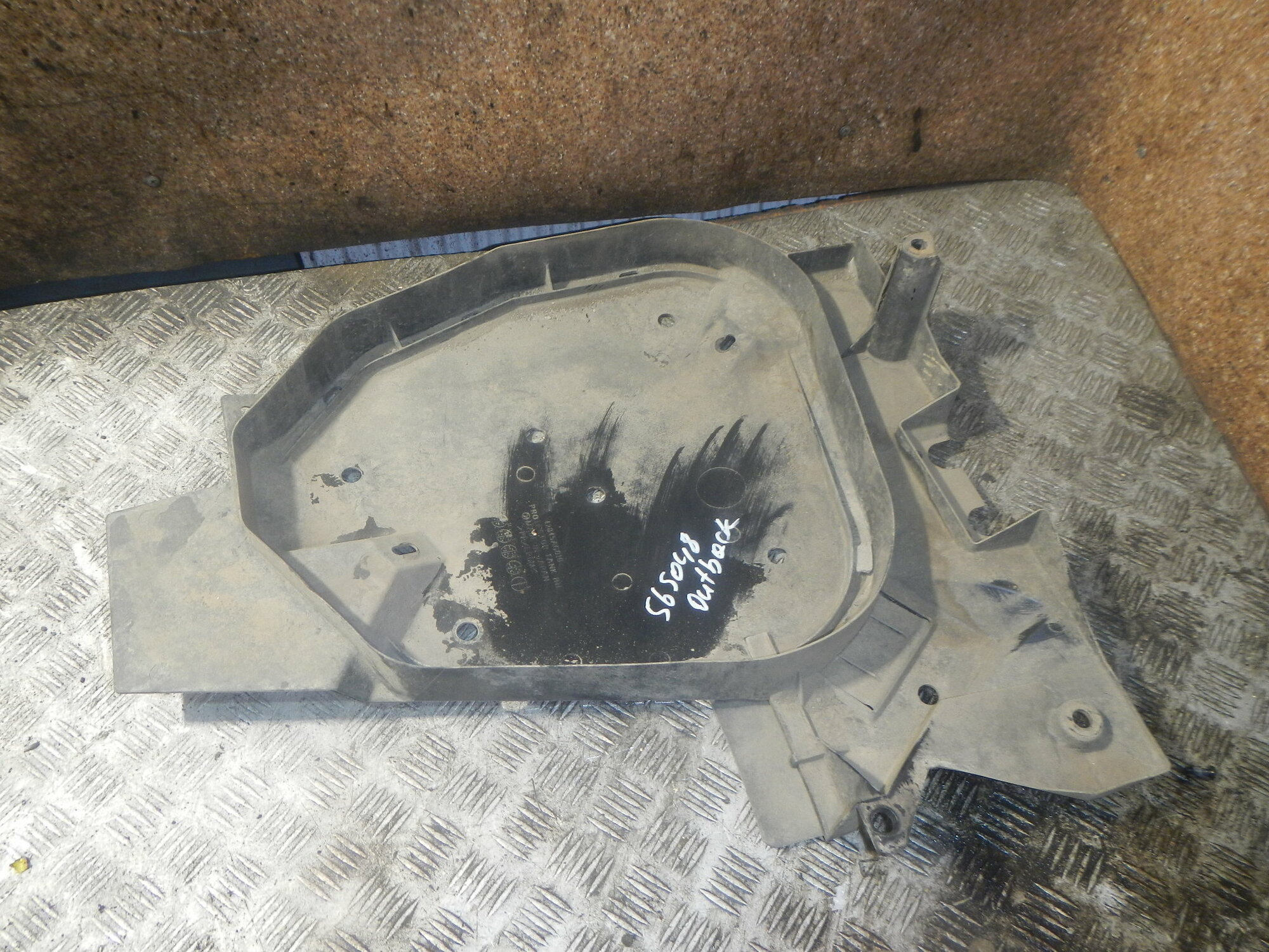 Б/У Пыльник (кузов наружные), Subaru (Субару)-OUTBACK (B13) (03-09) SUBARU OUTBACK (B13) (03-09) топливного бака правый З...