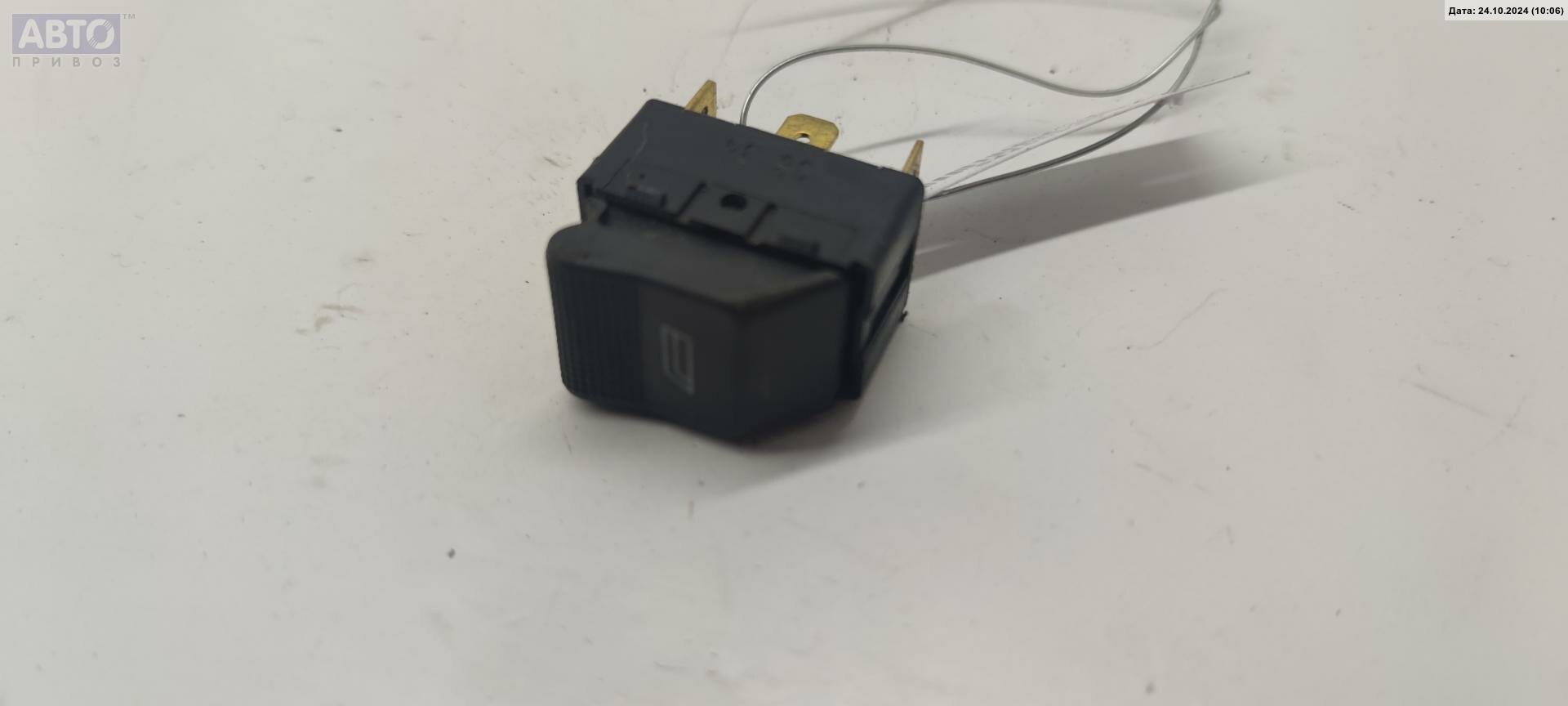 Кнопка стеклоподъемника переднего левого Audi A4 B5 (1994-2001)