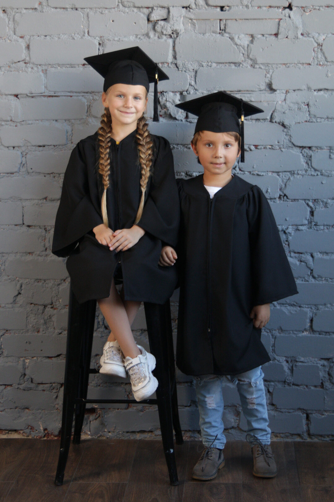 Детская мантия с шапочкой и кисточкой (комплект) - цвет черный