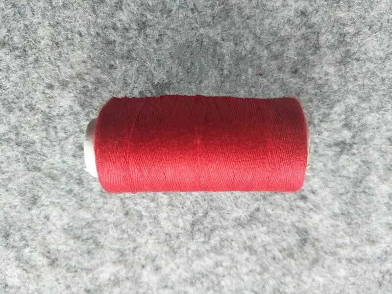 Красная швейная нить Polyester/Cotton 100 ярдов