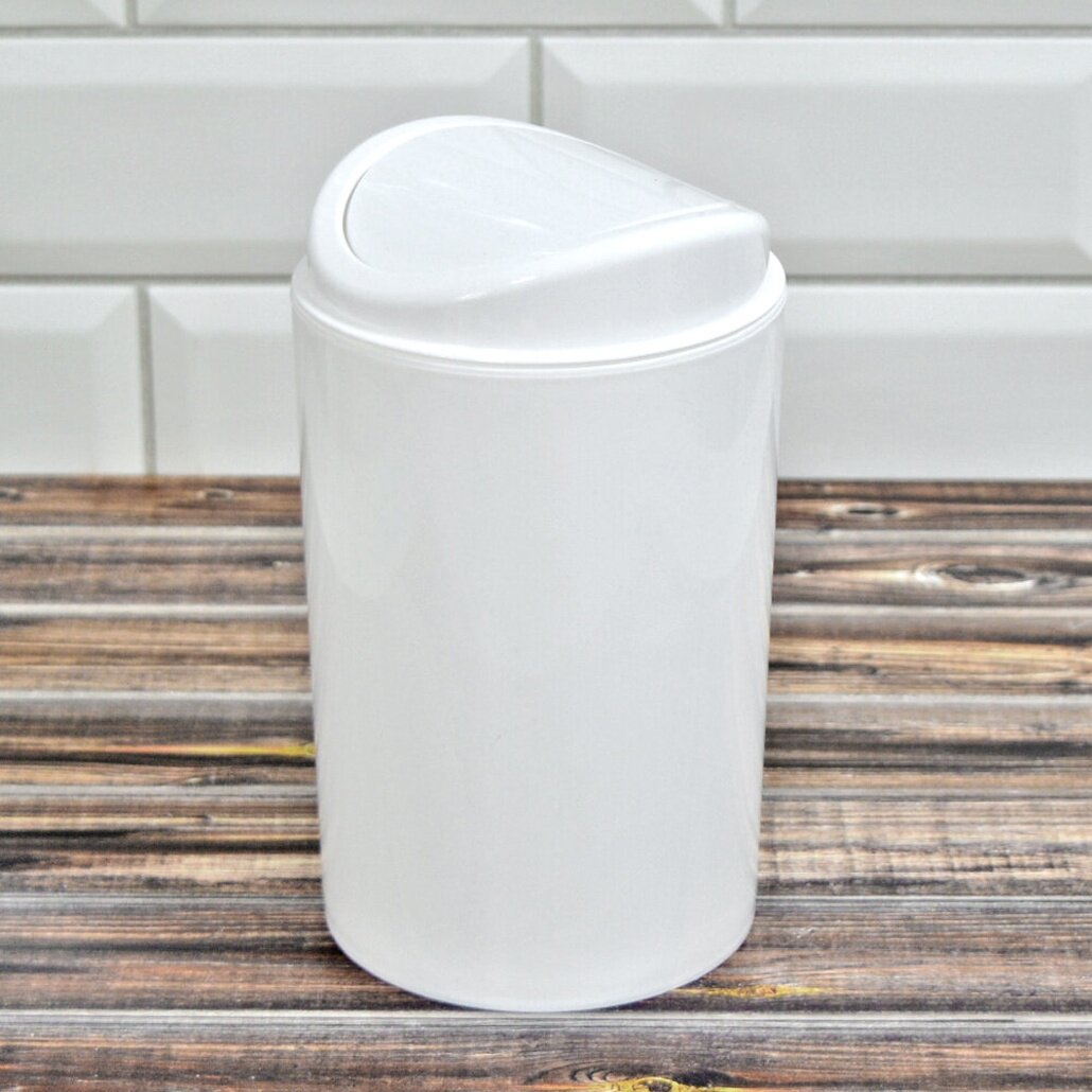 Контейнер для мусора 1,4л с крышкой, белый пластиковый, компактный для стола