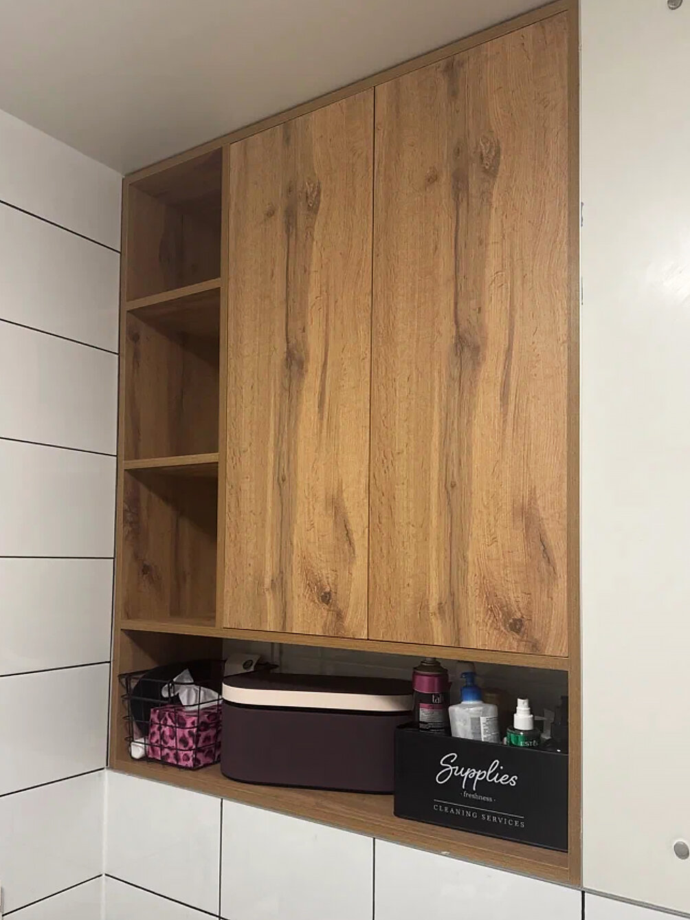 Шкаф в нишу ПИК распашной в ванную