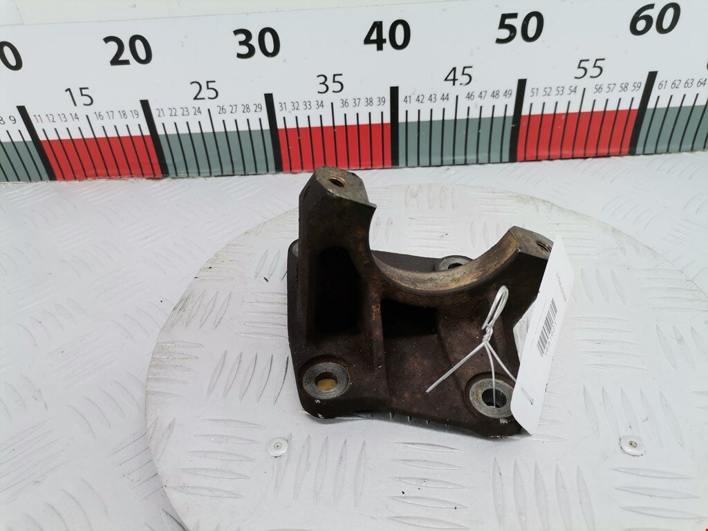 Кронштейн полуоси Volvo S40 V40 1 8250482 арт. 1651621