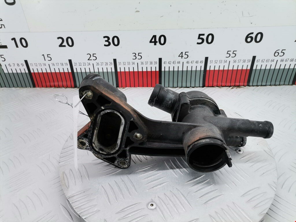 Корпус термостата Volkswagen Polo 4 03C121111B арт. 1620957