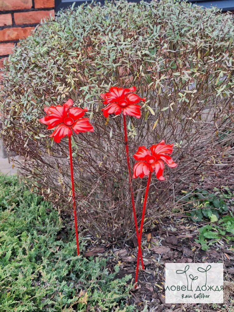 Садовая фигура "Красные лилии" Ловец Дождя
