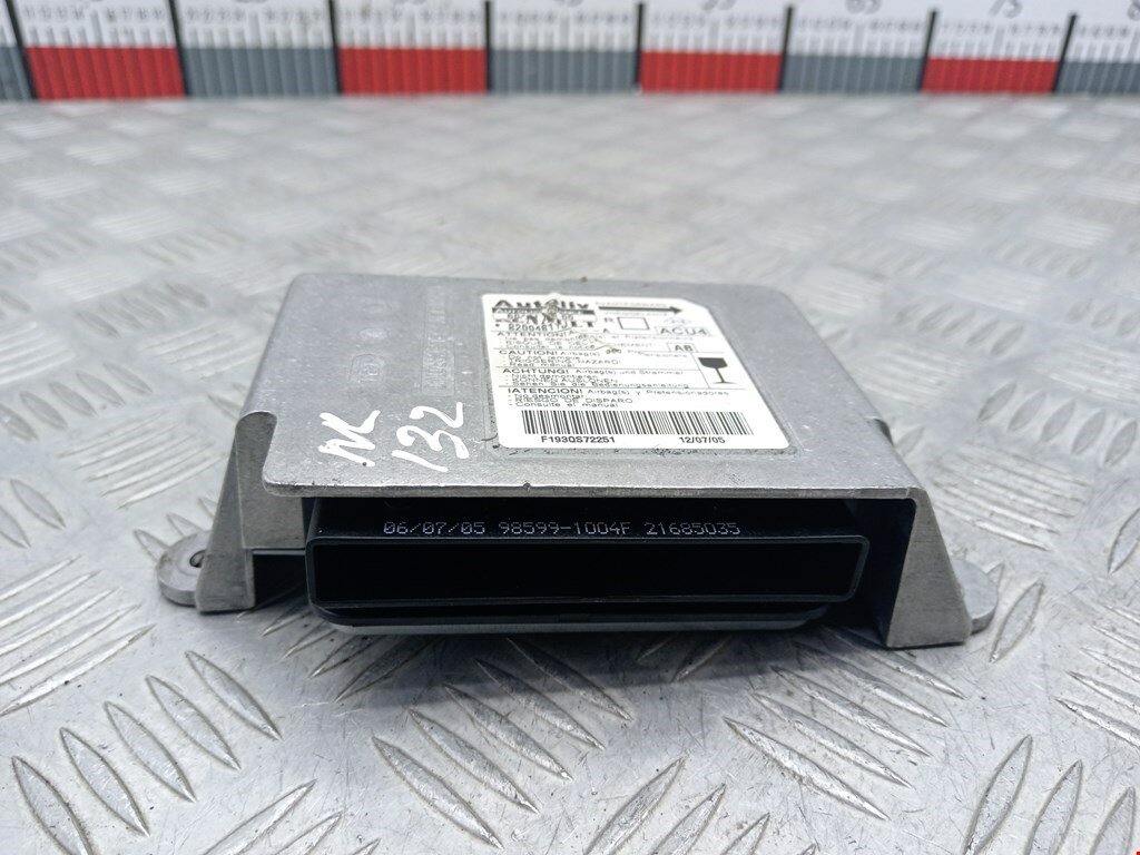 Блок управления Air Bag Renault Scenic 2 арт. 2151943