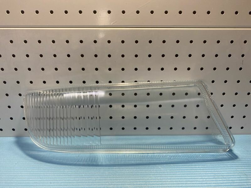 Стекло противотуманной фары правое переднее МАН ТГС/ТГХ (MAN)