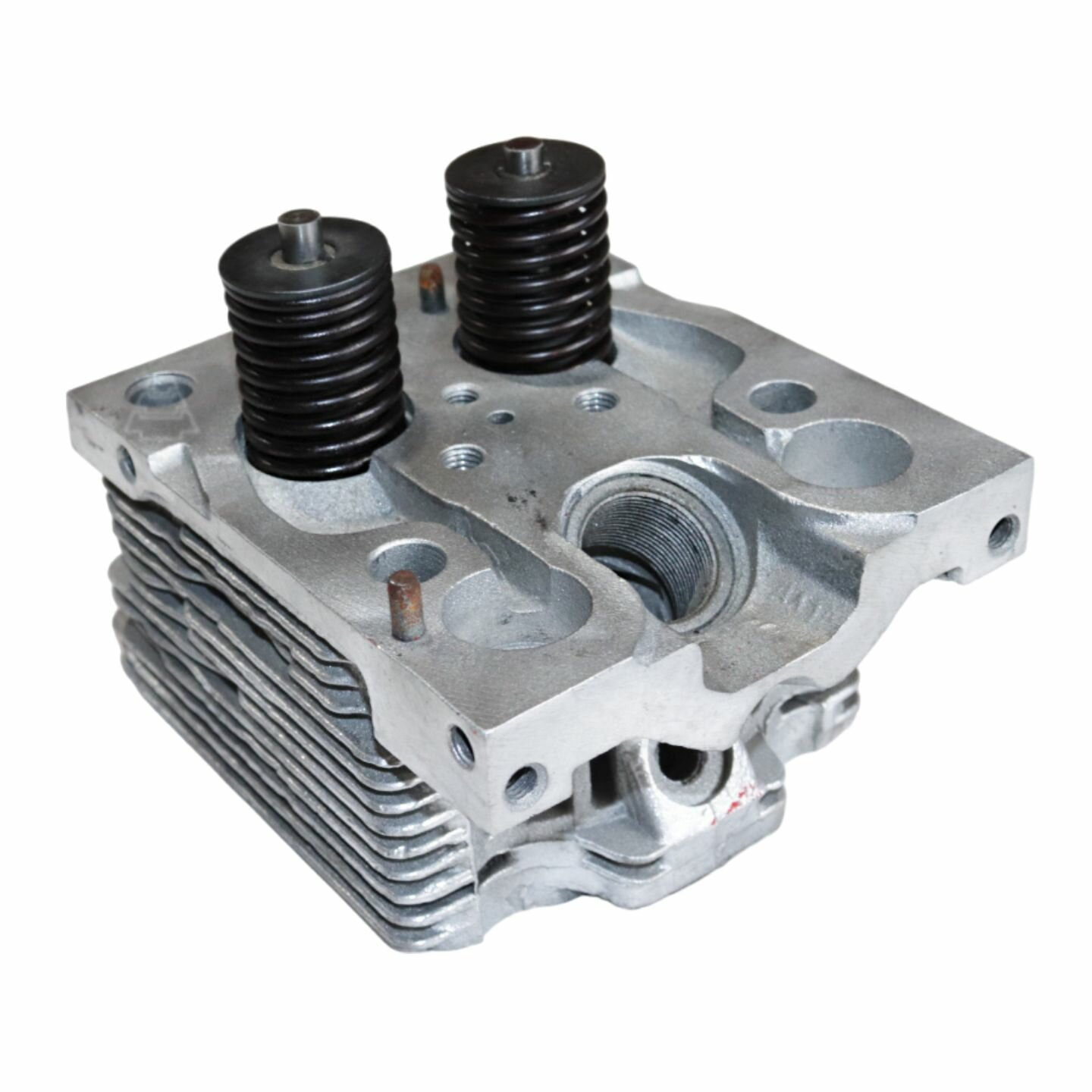 Головка Д-144 в сборе Д-37М-1003008-Б5 (с отверстием под свечу)