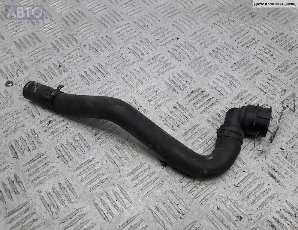 Патрубок отопителя (печки) Volkswagen Golf-5