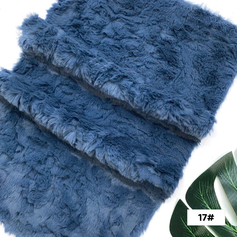 Плюшевая ткань SEWBATO имитация кроличьего меха 25x45 см Темно-синий, 17