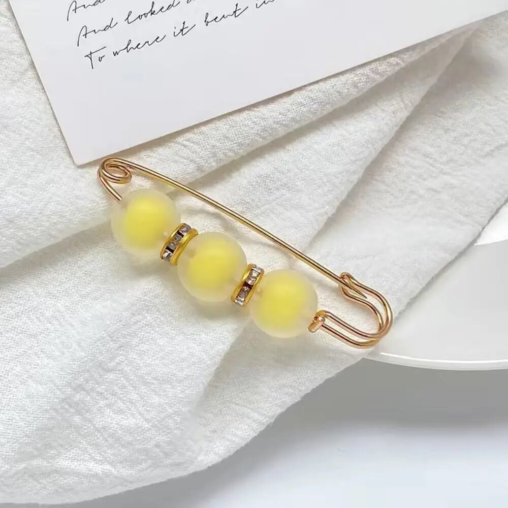Булавка декоративная светло-желтая с бусинами, yellow