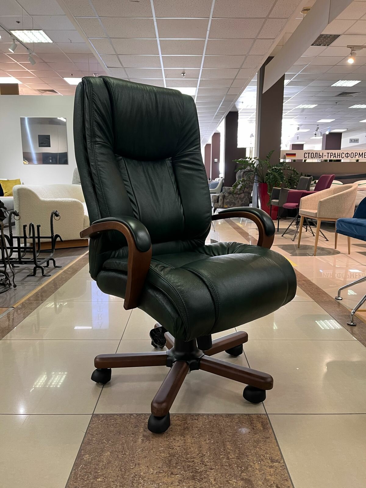 Кресло руководителя - Орман кожа зеленая 2005/дерево/НК/мтб
