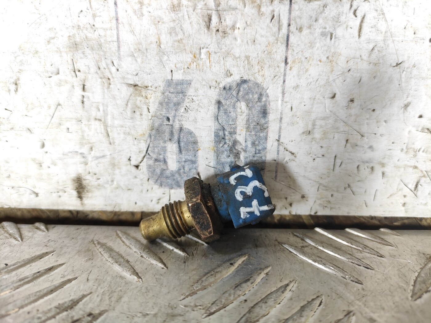 Датчик температуры жидкости OPEL Omega B 90573077