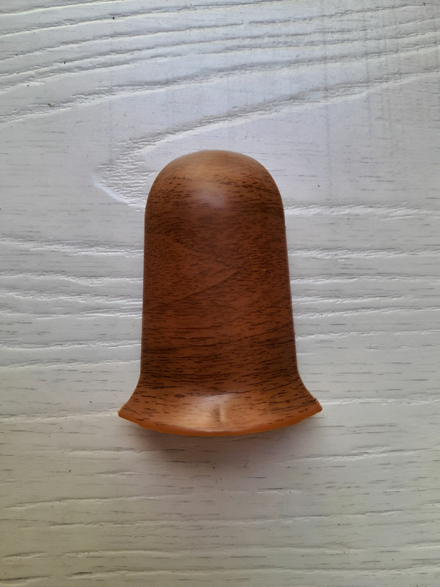 Угол внешний (наружный) к плинтусу Идеал Комфорт "Вишня" 241, 10шт