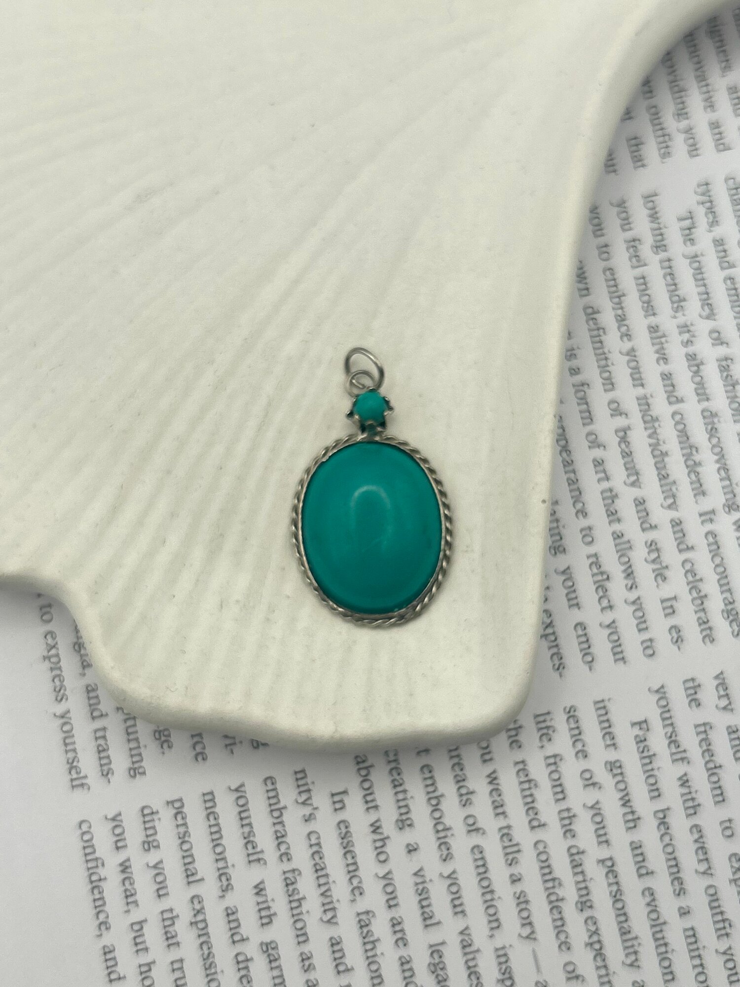 Винтажный мельхиоровый крупный кулон, смальта