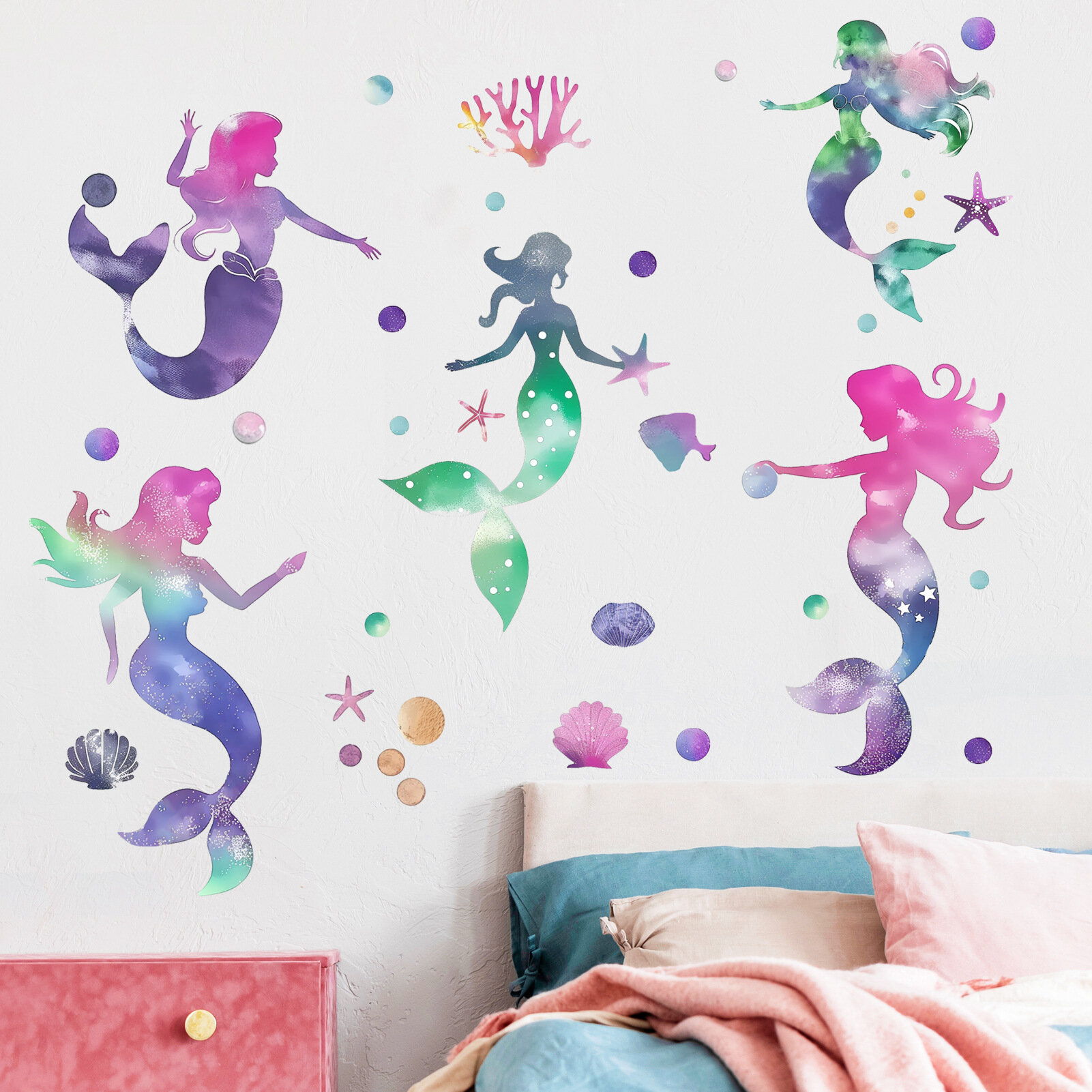 Наклейки на стену с изображением мультяшной русалки, морских пузырьков, ракушек и рыбок. Самоклеящиеся настенные наклейки из ПВХ для декора ванной комнаты, спальни и детской комнаты.