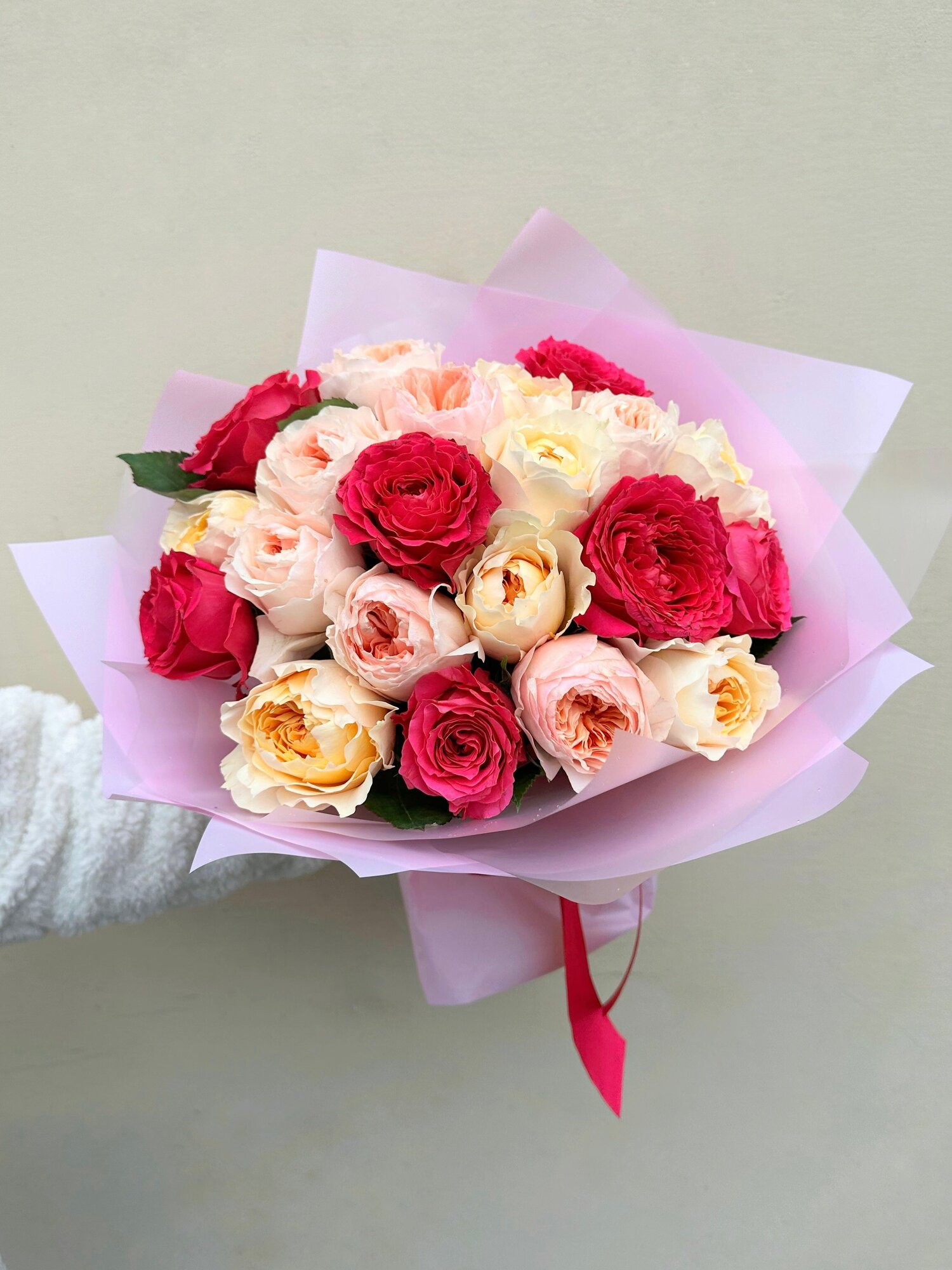 Розы букет DIVAFLORA из 15 пионовидных роз премиум сорт дэвид остин, яркий микс высота 50 см