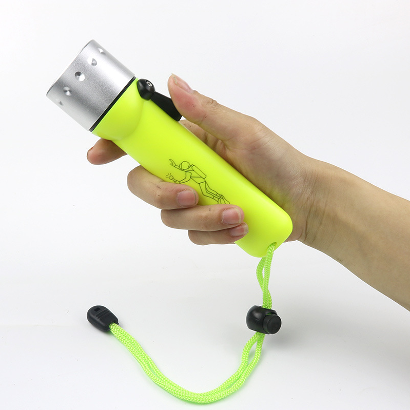 Мощный водонепроницаемый светодиодный фонарь для спасательных работ при сильном дожде, портативный, для дайвинга и