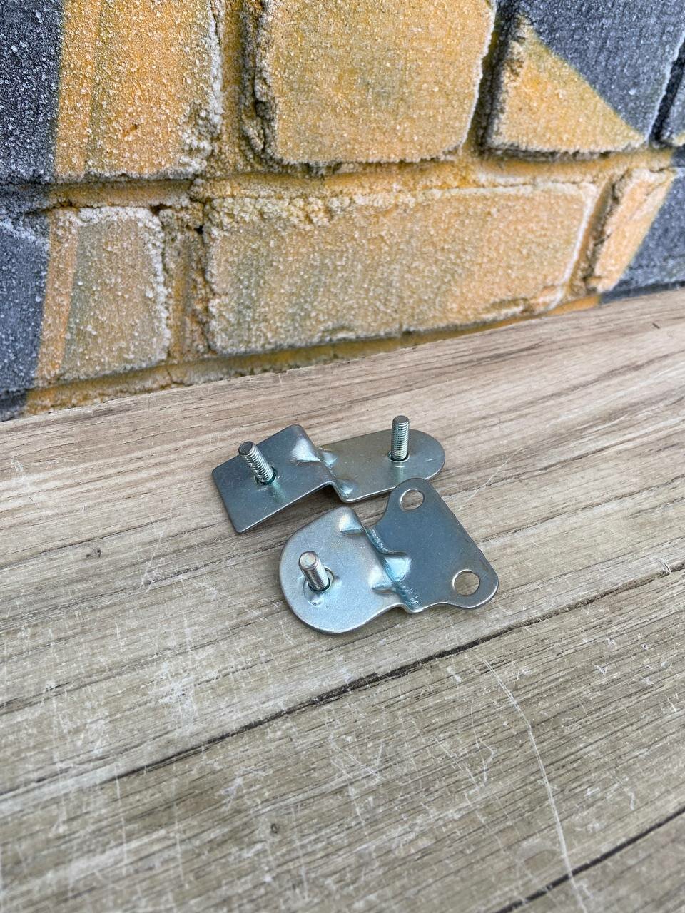 Кронштейны крепления воздушного фильтра для а/м ГАЗель "Бизнес", комплект