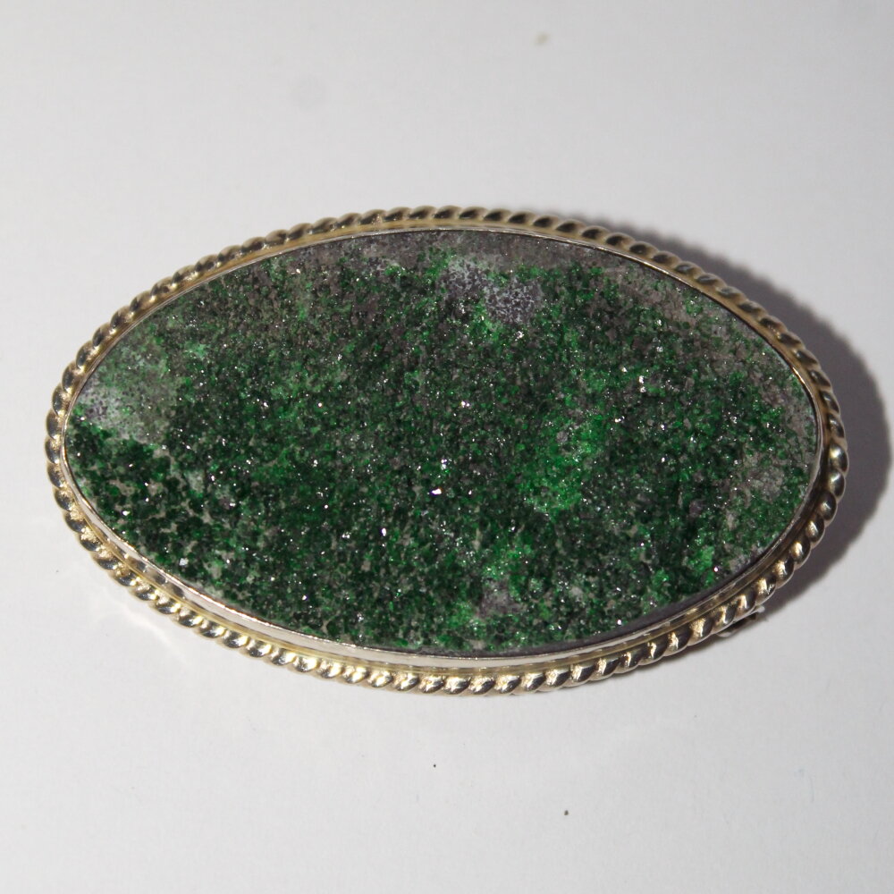 Брошь, гранат