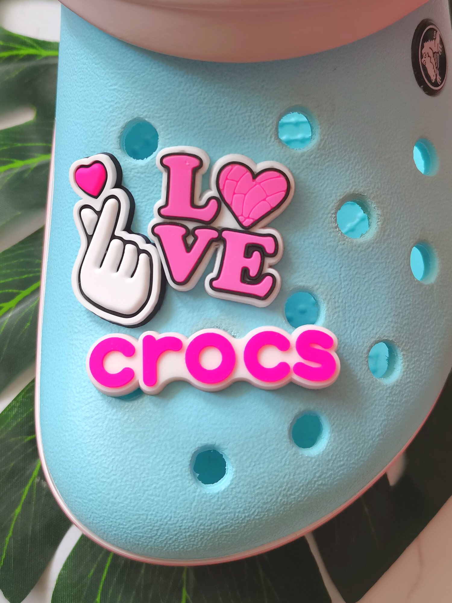 Джибитсы на Crocs розовые женские love