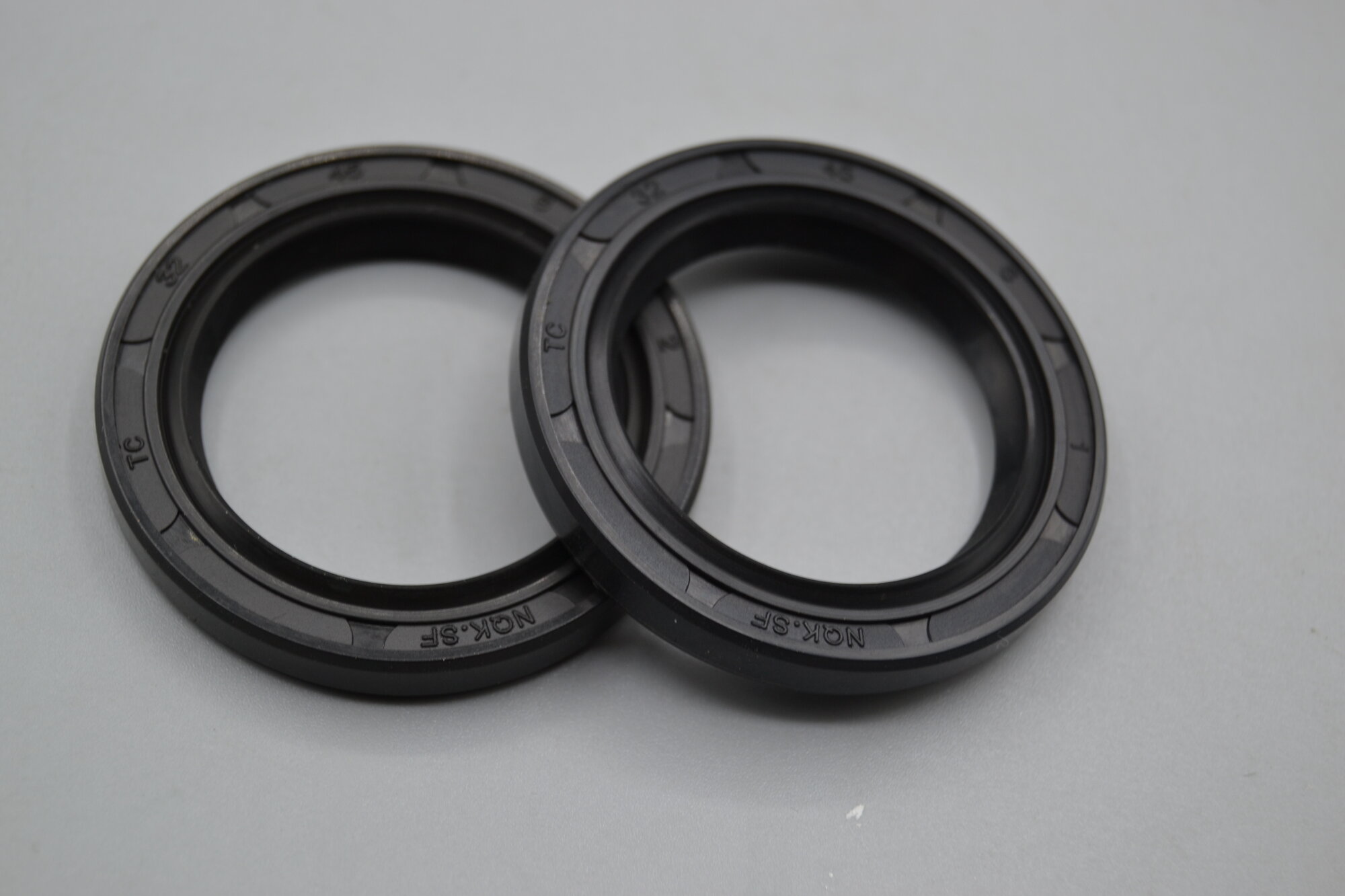 Манжеты сальники 32x45x6 (2 шт)