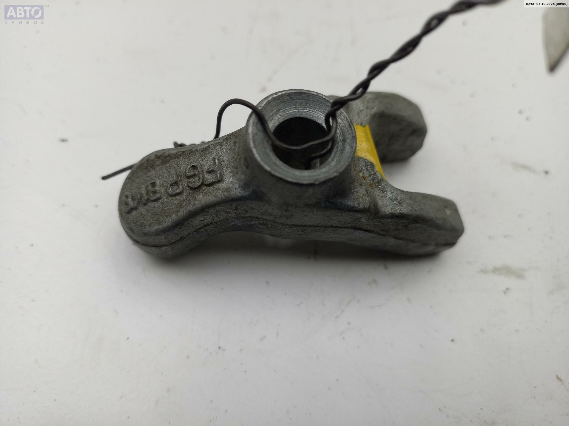 Скоба (кронштейн) крепления форсунки Opel Vectra C (2002-2008)