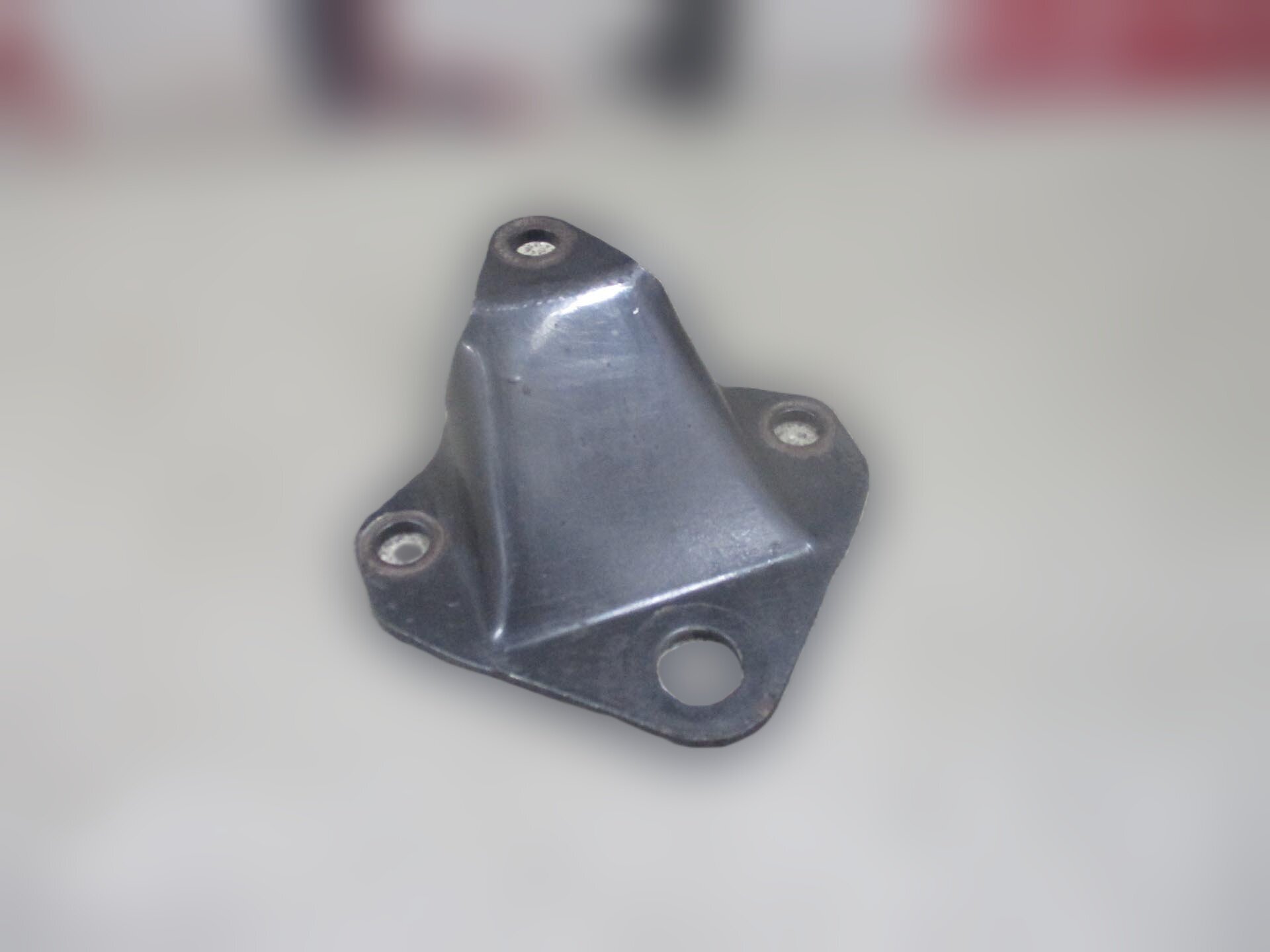 Кронштейн рессоры передней оси передний MAN TGA, TGX, TGS