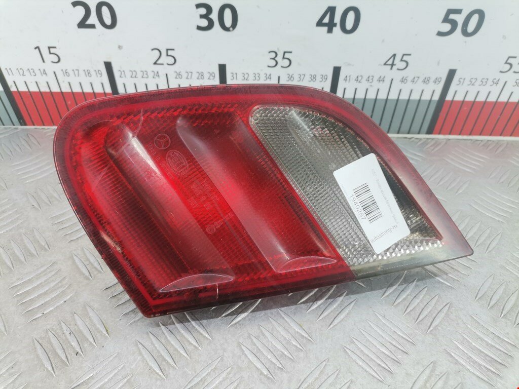 Фонарь крышки багажника правый Mercedes CLK-Class (W208) A2088200864 арт. 1940287