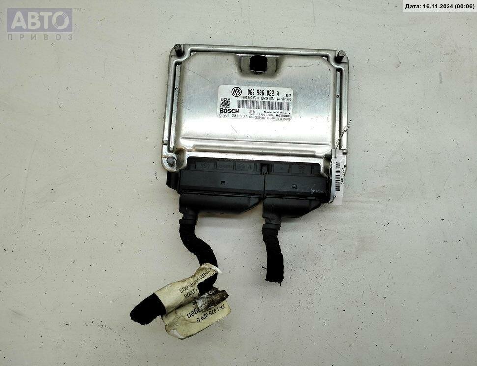 Блок управления двигателем (ДВС) Volkswagen Caddy (2004-2010)