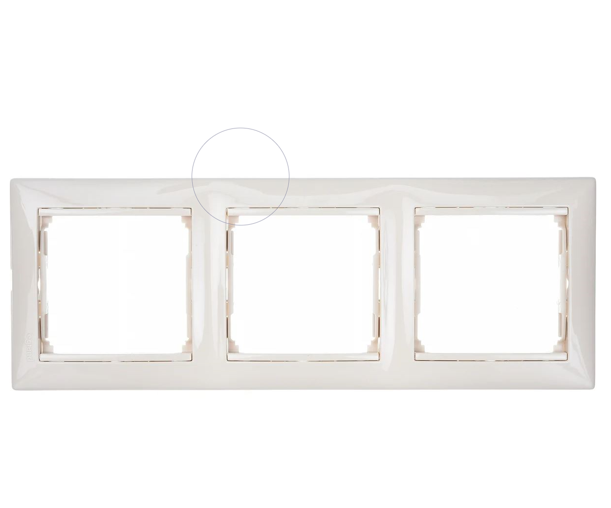 Рамка Legrand Valena 3 поста горизонтальный монтаж слоновая кость Leg 774353