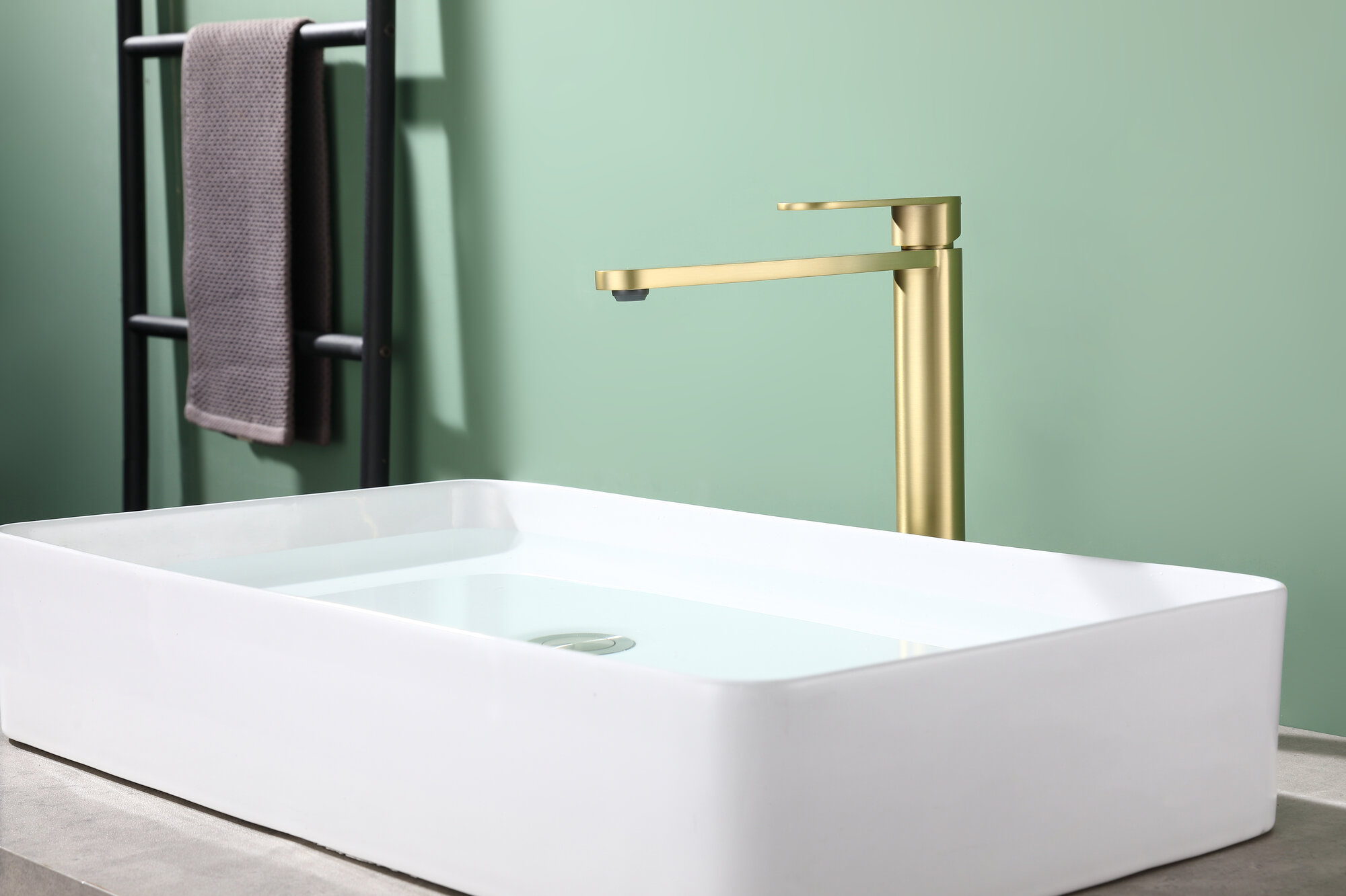 Смеситель для раковины высокий Raglo R10.15.03 нержавеющая сталь, цвет золотой сатин