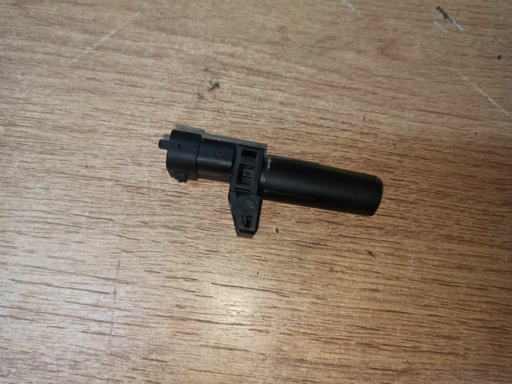 Датчик коленвала Mercedes ML GLK GLA GLS W212 204