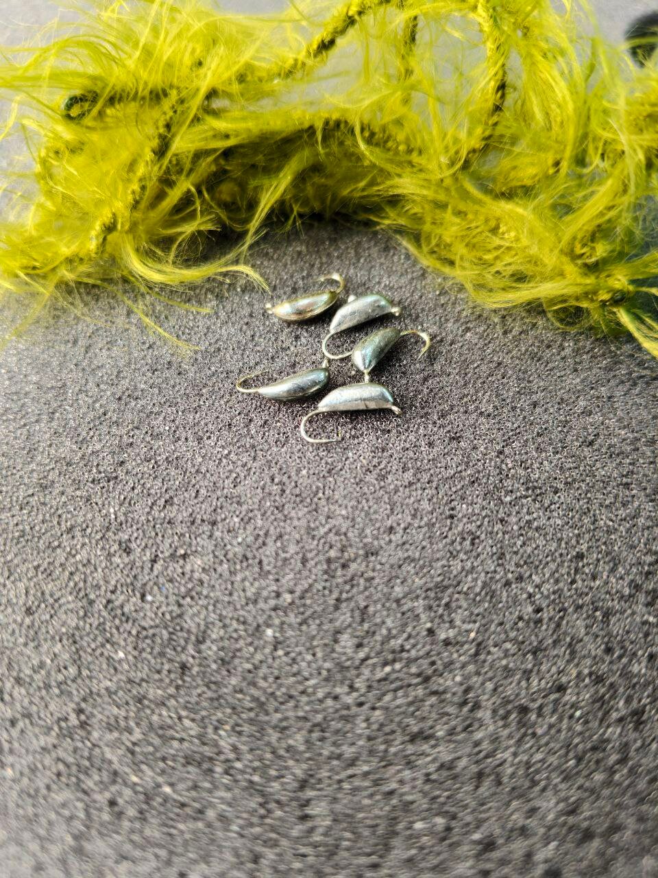 Мормышка "яман" банан никель черный с ушком 0,6 гр. d-2.7 мм.