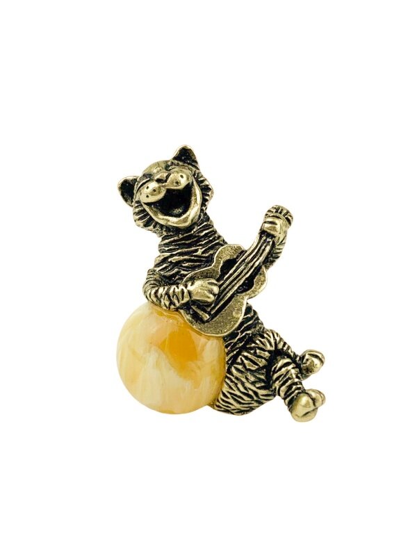 Фигурка Кот с гитарой из латуни и янтаря 3,4х2,3х2,1см LY-360077