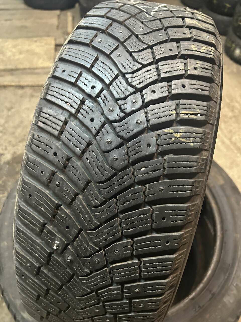 205/55 R17 95T Continental IceContact 3 остаток:6 мм год:2019 арт:c167217b