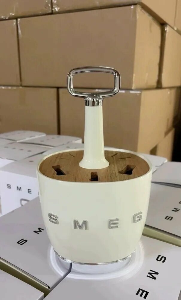 Набор столовых приборов SMEG, нержавеющая сталь, кремовый цвет, с подставкой — фото 1