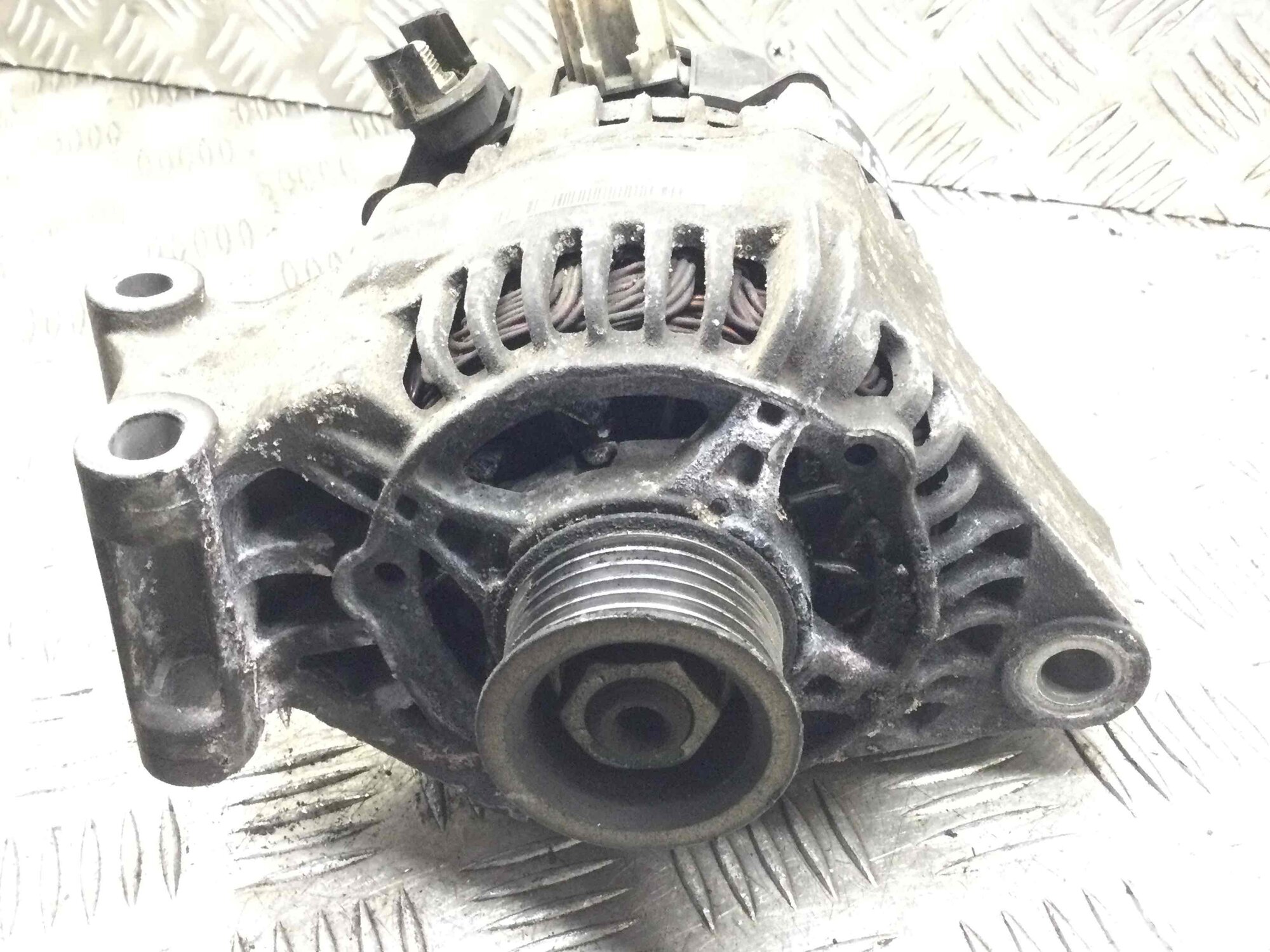 Б/У Генератор Ford Focus 1 поколение [рестайлинг] (2001-2005) 2003 г.