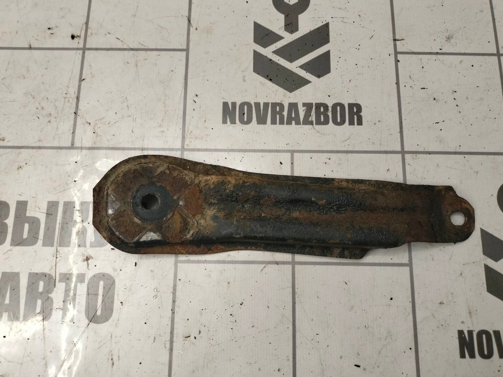 Кронштейн КПП левый Audi 80 90 B3 86-91