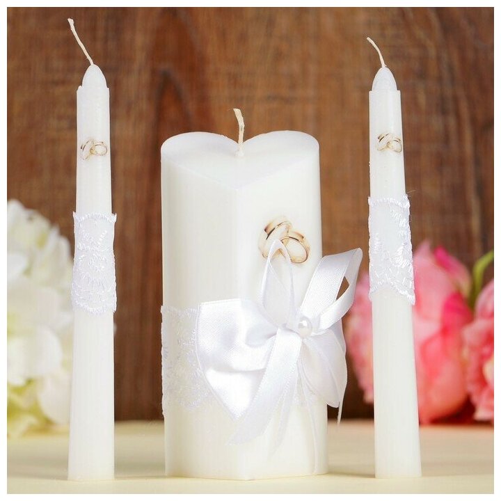 Набор свечей 'Кружевной', белый : Домашний очаг 6.8х15см, Родительские свечи 1.8х17.5см