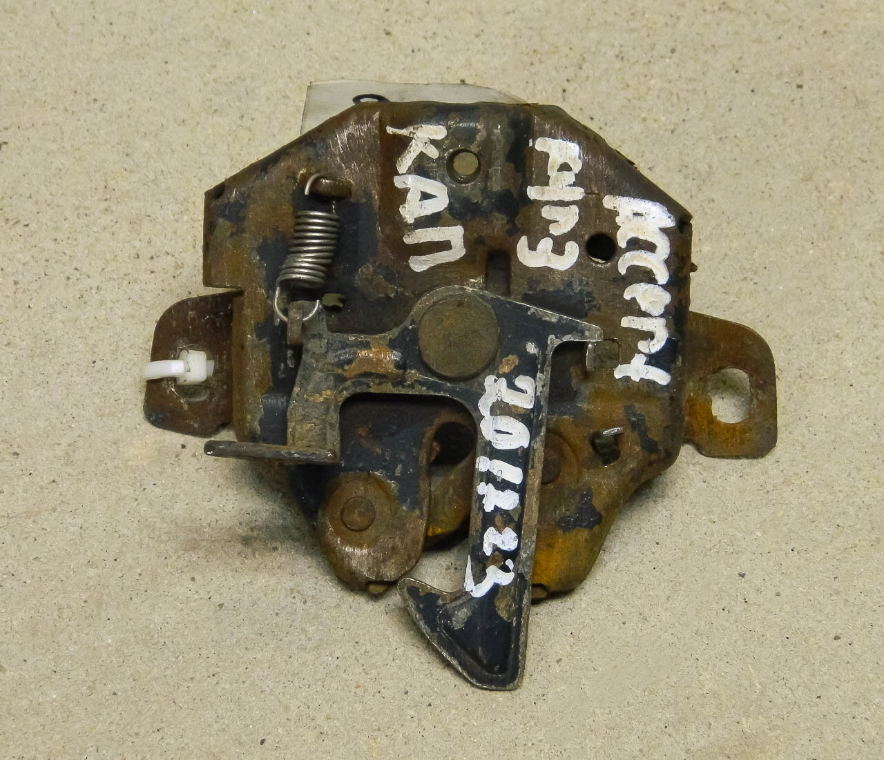 Замок капота Hyundai Accent I (X3) G4EK