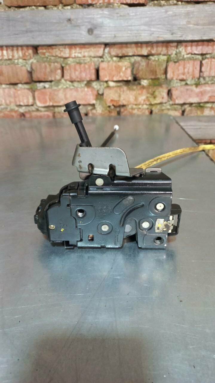 Замок двери задней правой Audi A6 C5 2000 4B08390168